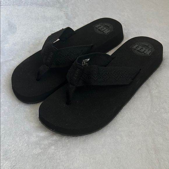 Reef | Shoes | Reef Sandy Black Thong Slip On Comfy Beach Summer Resort ...